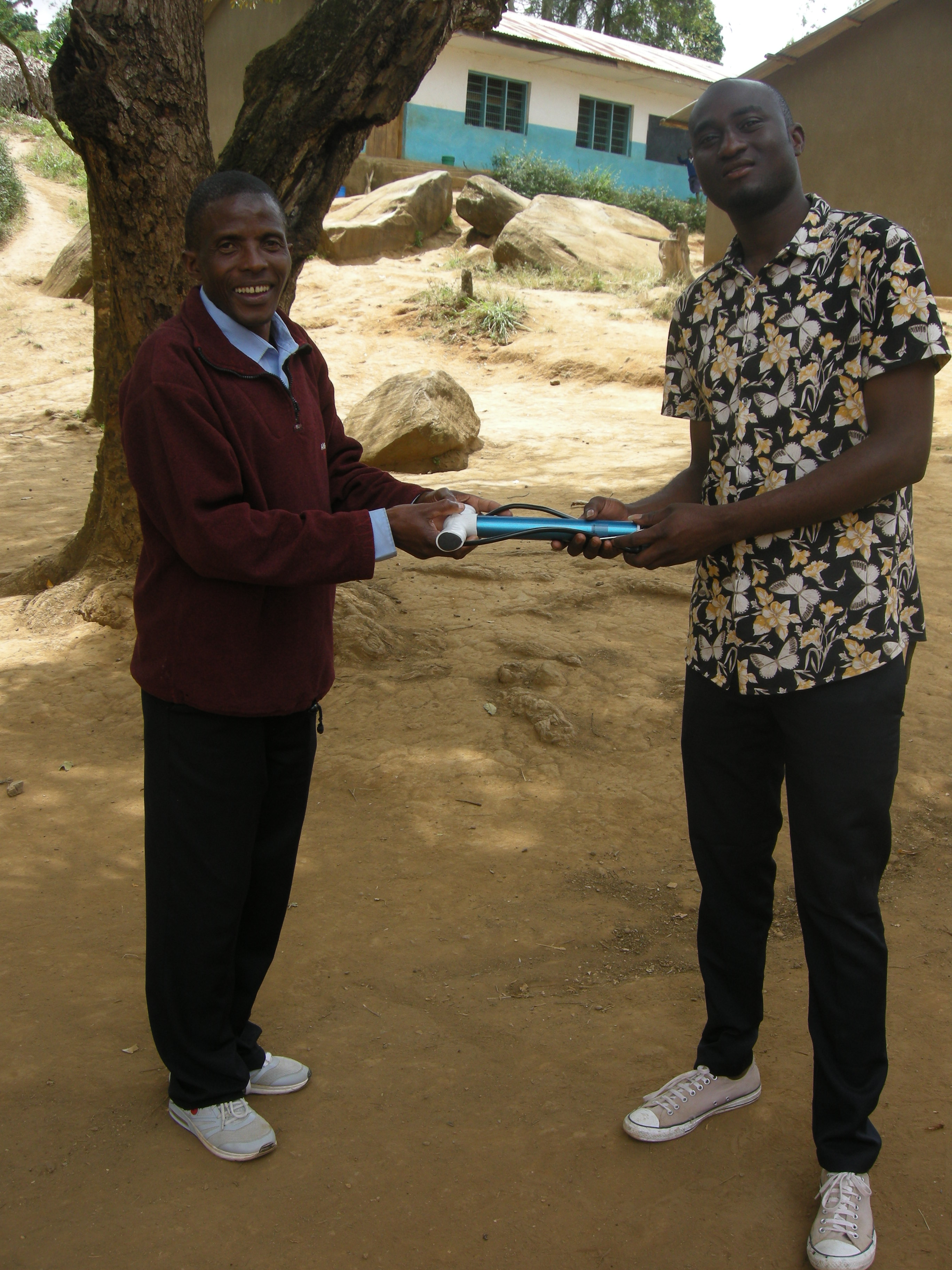 Football pump for Yamba | Village Africa